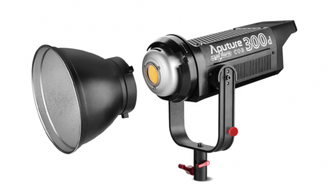 Aputure Light Storm C300d LED Light Kit With V Mount Battery Plate Aputure Light Storm C300d LED Light Kit With V Mount Battery Plate